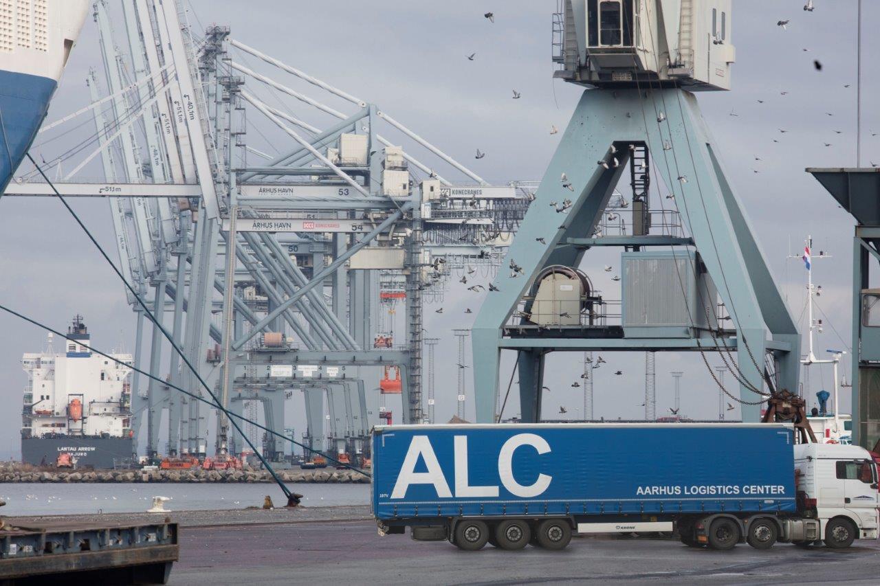Pressemeddelelse ALC - Aarhus Logistics Center overdrager areal til APM ...